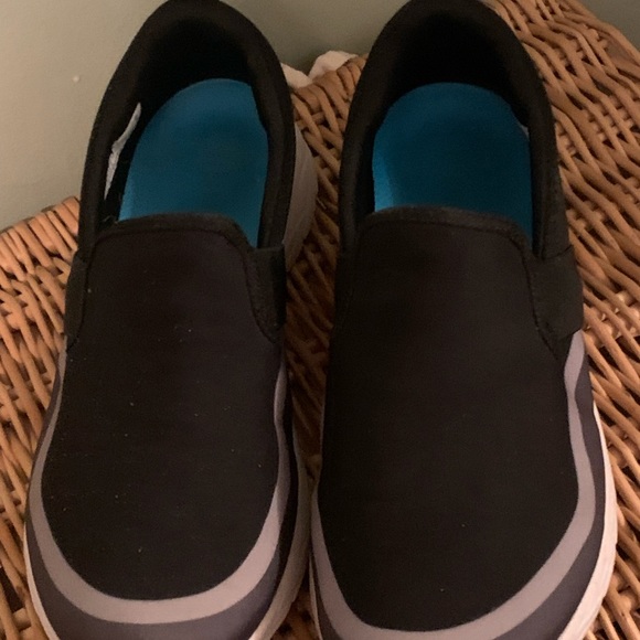 Vionic | Shoes | Vionic Sneakers | Poshmark